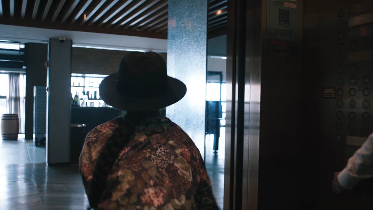 The girl in the elevator - FilmFreeway